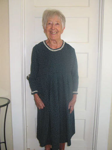 Butterick Wrap-Back Dress (for Disabled) 4607 OOP pattern review by JillyBe