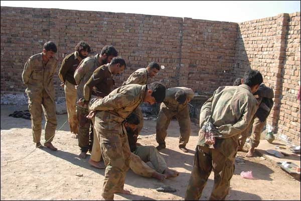 [Photographs] #pakistan Army surrendering to the Taliban #fact - My ...