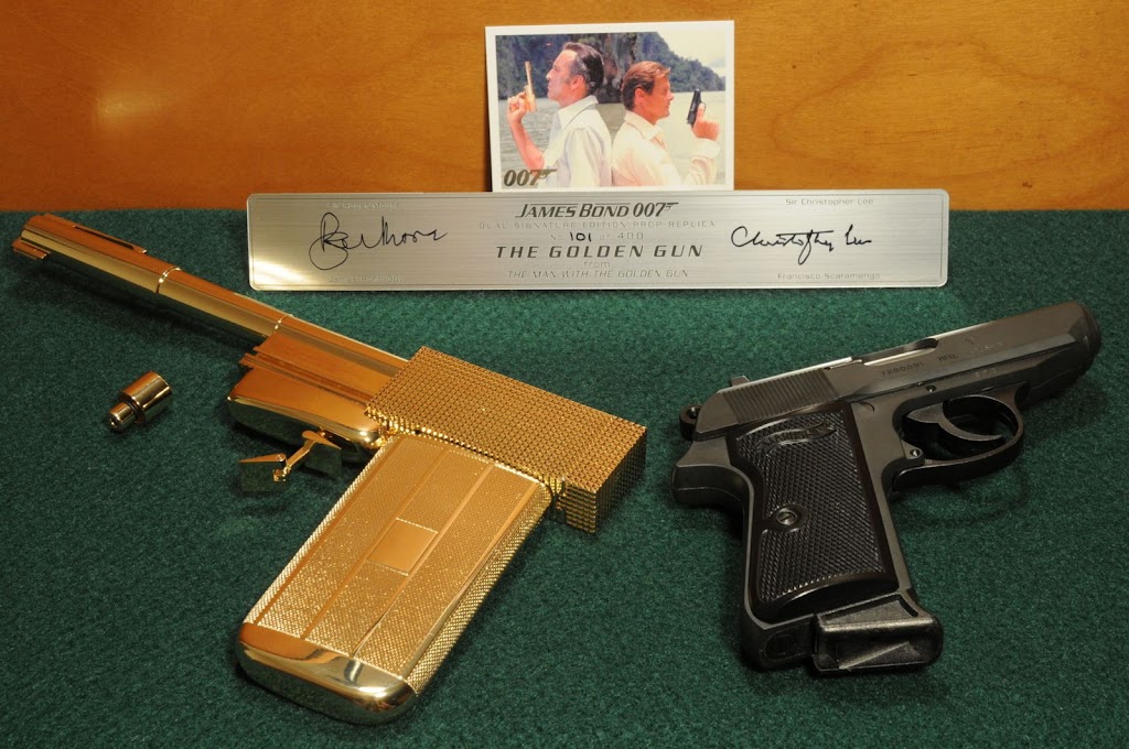The Man with the Golden Gun Duel Signatures Set — ajb007