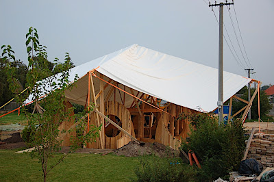 Straw Bale Dome: Makeshift roof