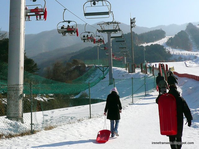 wanderlust: Day 180: Seoul - Bearstown Ski Resort - Seoul