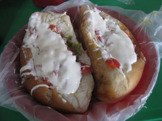 glOtOn cOtidianO: Unos dogos bien servidos