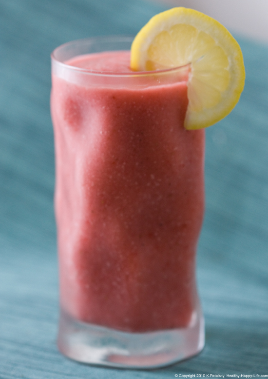Strawberry Lemonade Smoothie. Frosty... - HealthyHappyLife.com