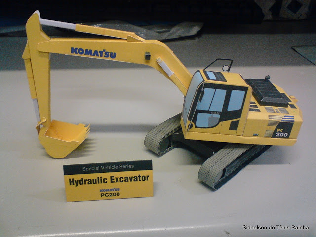 Sidnelson Papercraft: Hydraulic Excavator - 20.11.2009