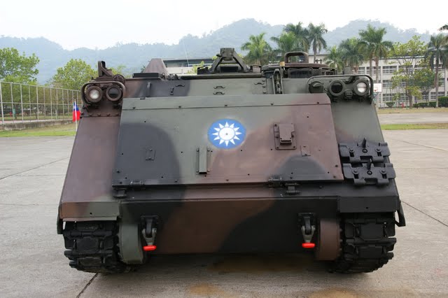 Blair's 軍事,警察及消防攝影: M113A1 armored personnel carrier 裝甲運兵車