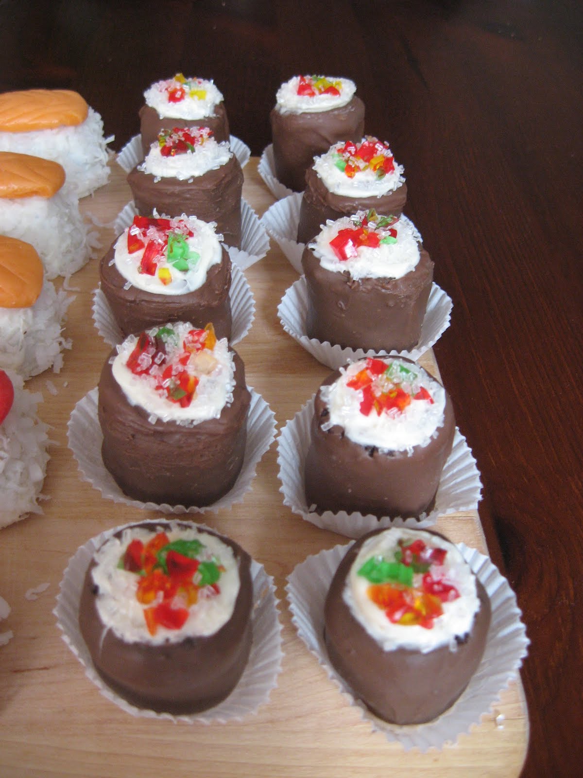 Broccoli and Chocolate: Sushi Cupcakes