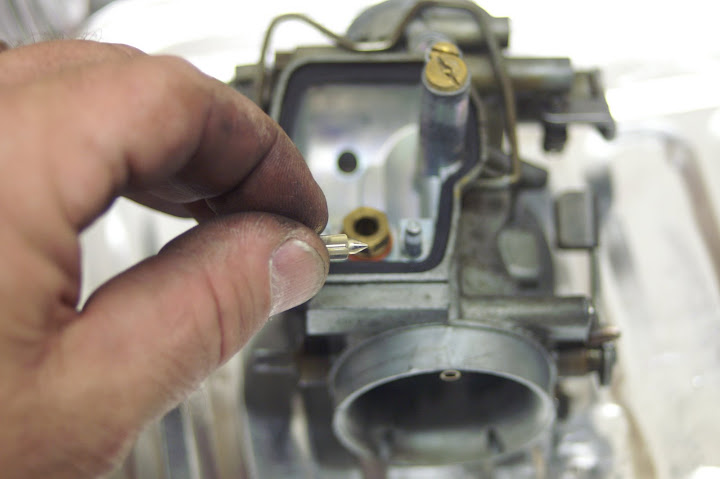 adjusting float level without removing carbs | Honda Twins