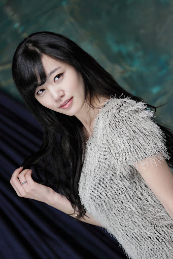 idolretouch: Sexy Korean Model Hong Ji Yeon (홍지연) in mini dress!