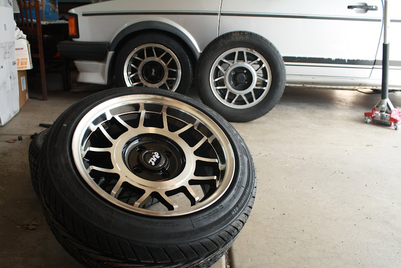 what size tire should i run for a little stretch on a 15x8 wheel. | VW ...