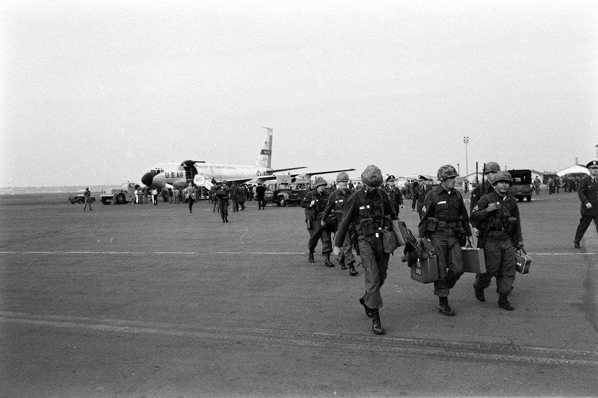 Operation Big Lift - Ralph Crane — Google Arts & Culture