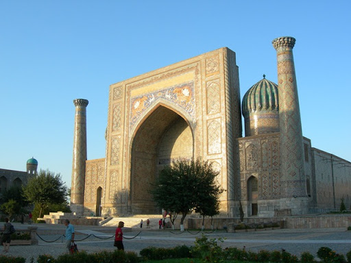 Halle-Bishkek: aller-retour