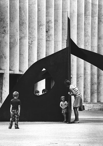 "Le Guichet" by Alexander Calder - Suzanne Faulkner Stevens — Google ...