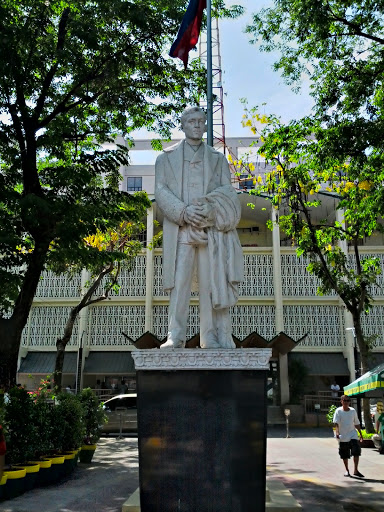 Jose Rizal Statue Parañaque City Hall Portal in Paranaque City ...